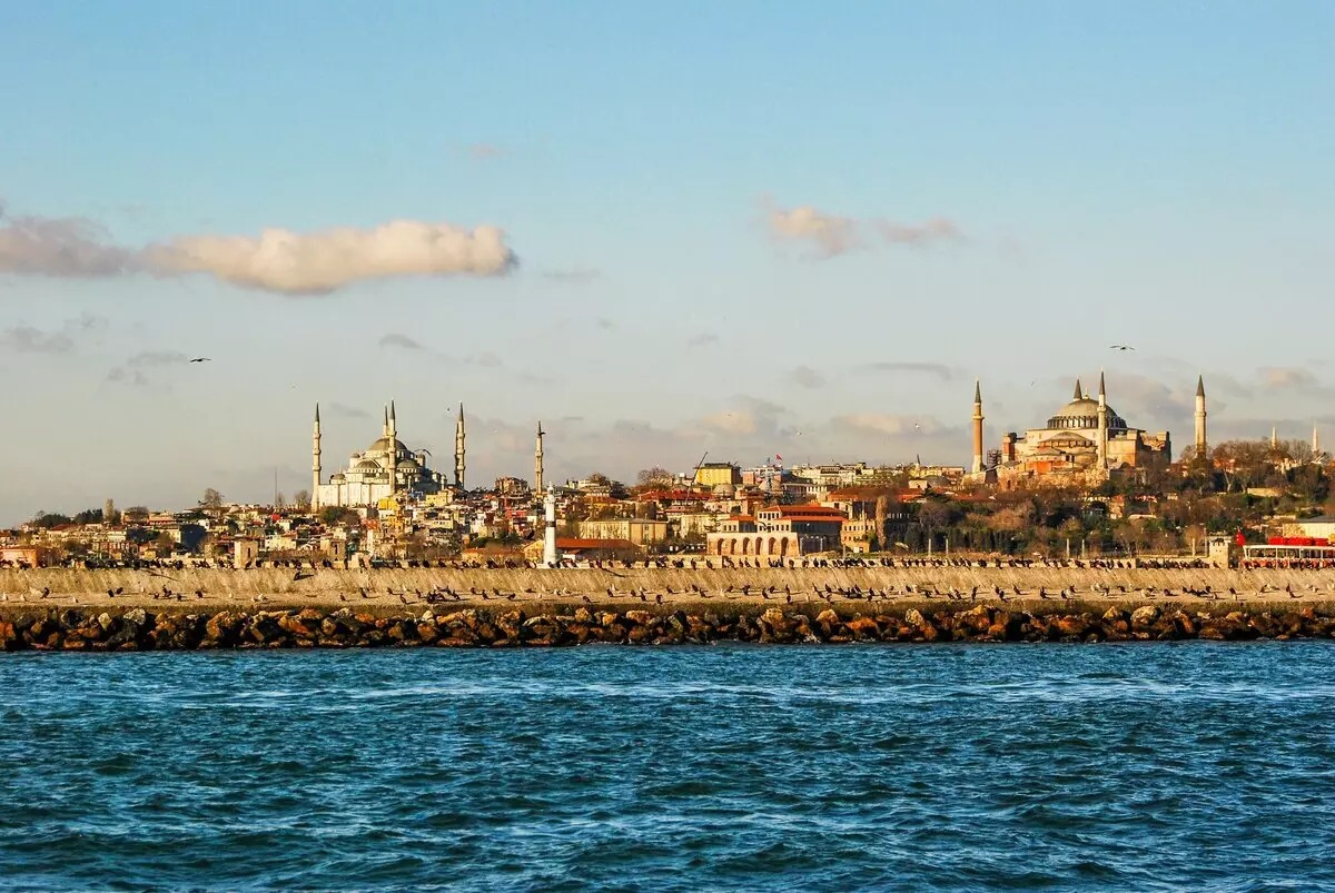 Istanbulda ta'tilmi? Bu erda hamma sharmandalik uchun eng ajoyib fotosuratlarni qilish kerak 596_10