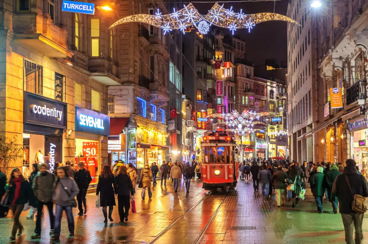 İstanbul'da tatil? Bu, en güzel fotoğrafları nerede yapacak, böylece herkes utanmaz 596_12