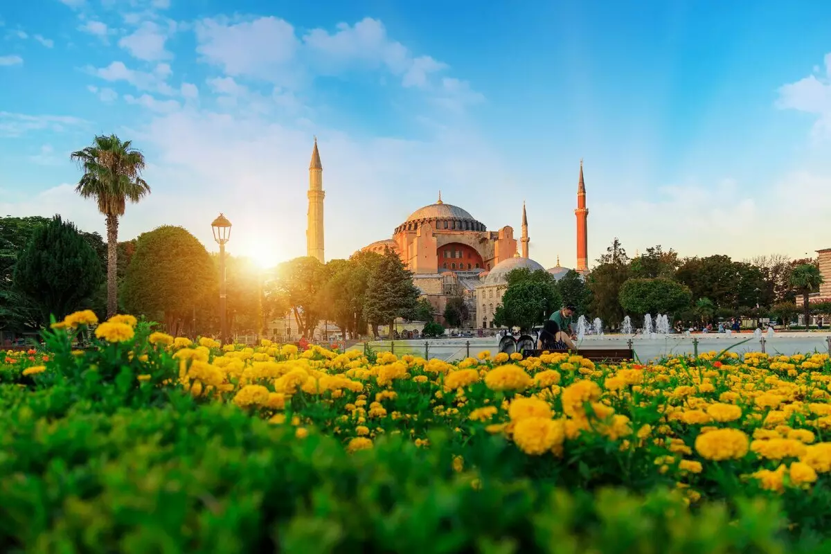 İstanbul'da tatil? Bu, en güzel fotoğrafları nerede yapacak, böylece herkes utanmaz 596_2