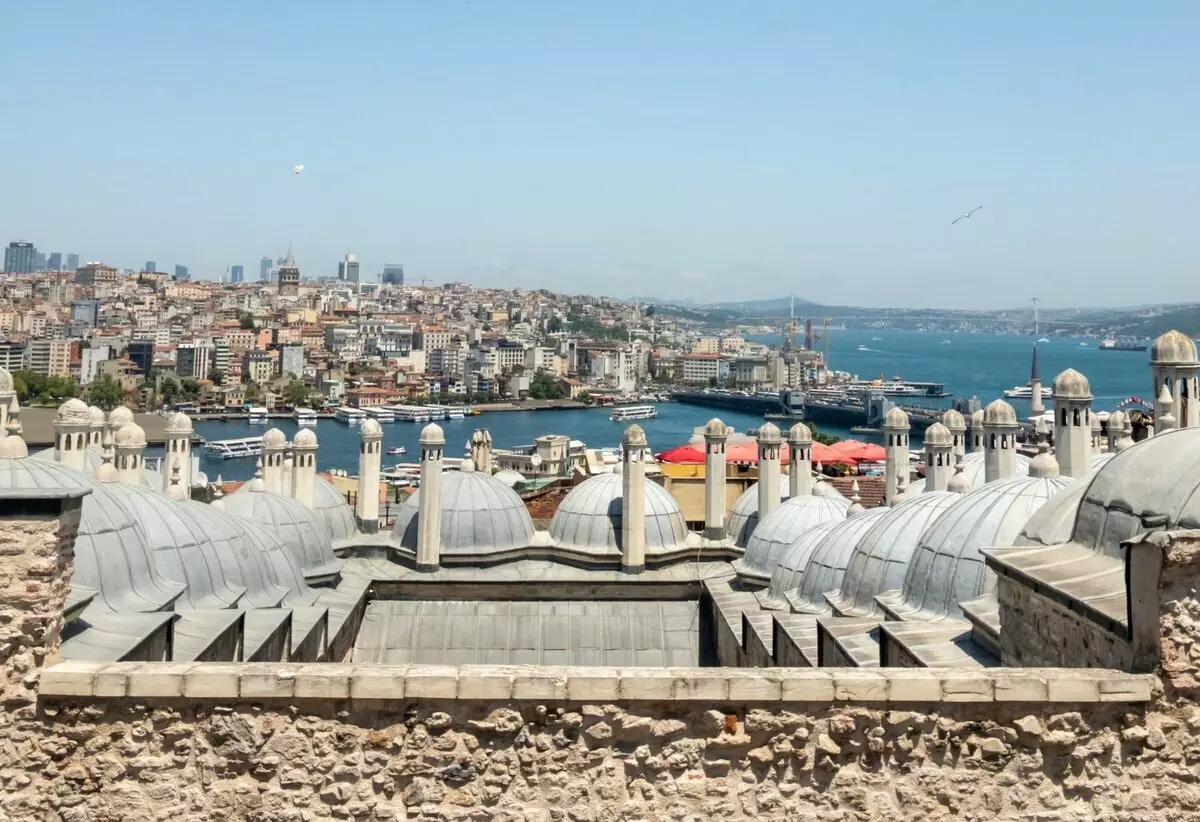 Istanbulda ta'tilmi? Bu erda hamma sharmandalik uchun eng ajoyib fotosuratlarni qilish kerak 596_5