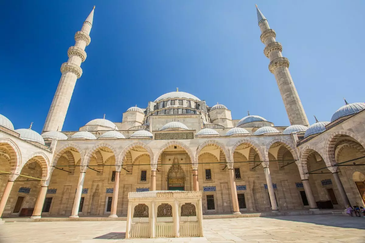 İstanbul'da tatil? Bu, en güzel fotoğrafları nerede yapacak, böylece herkes utanmaz 596_6