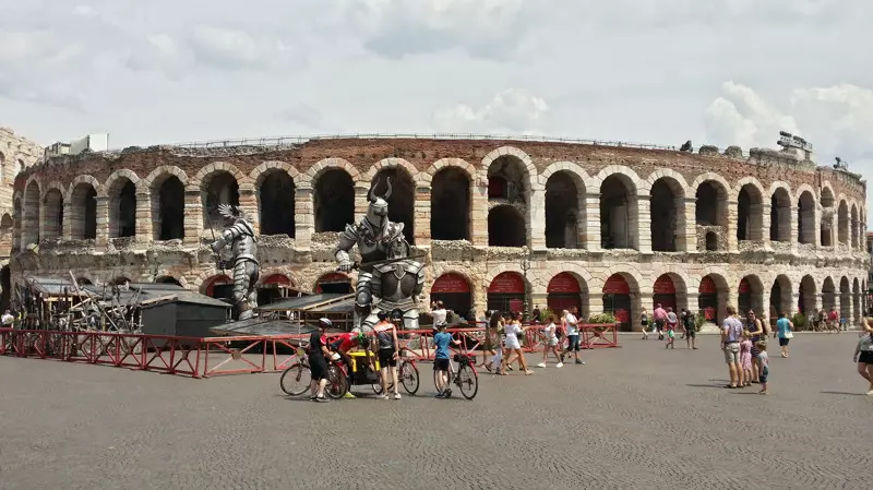 Verona. Colosseum lokal - Arena. Evropë, duke udhëtuar