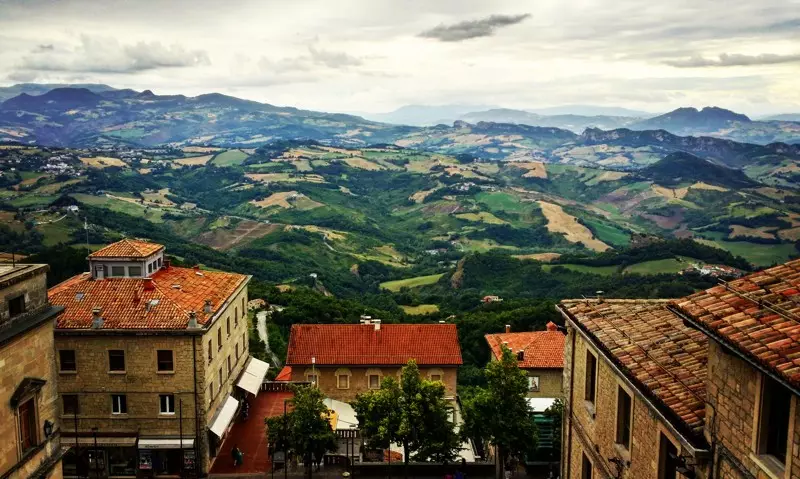 San Marino Evropa, Udhëtimi