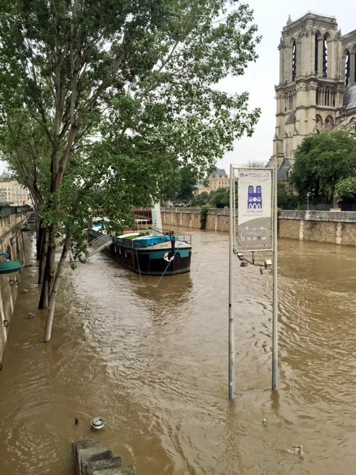 Almost drowning Paris 7072_23