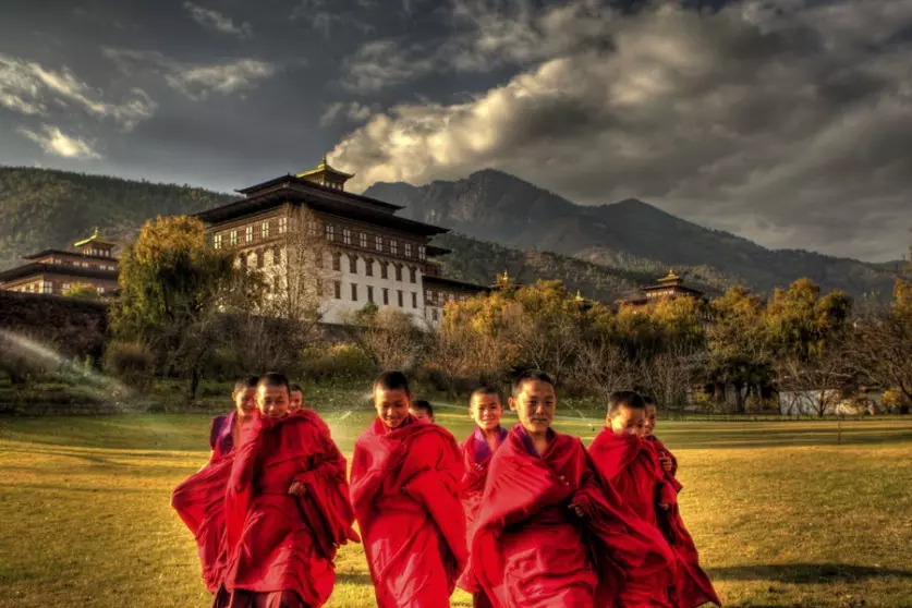 Bhutan - sebuah negara di mana terdapat Kementerian Kebahagiaan 7112_2