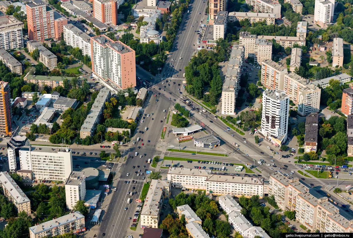 Свердловск проспекты, Курчатов урамы һәм Воровский