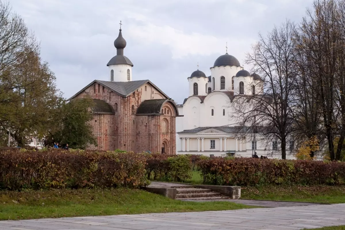 Caminhe em Veliky Novgorod 7139_17