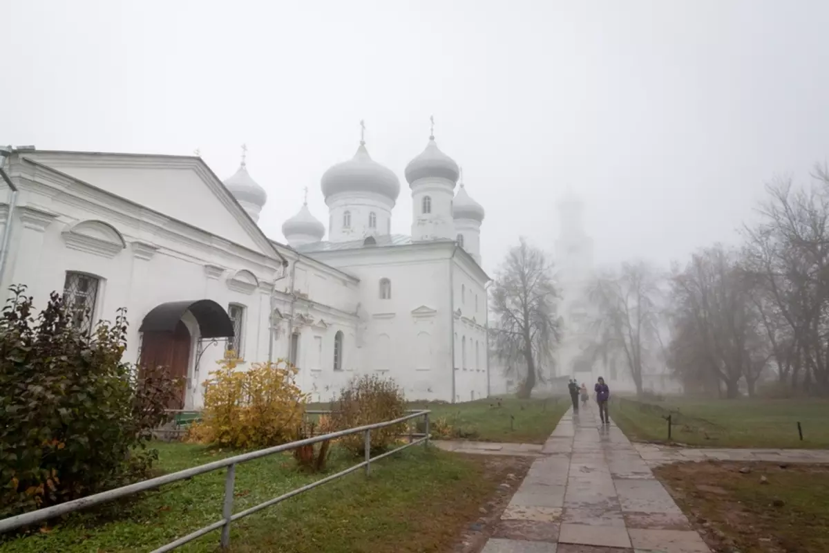 Caminhe em Veliky Novgorod 7139_21