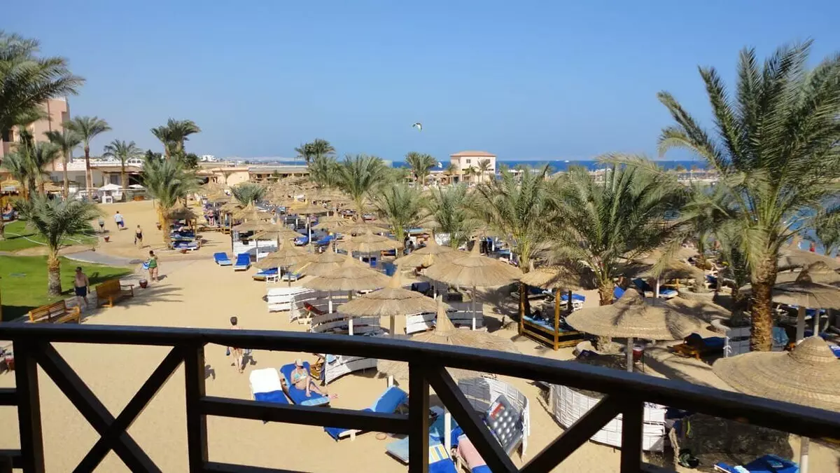 Ang mga turista nga milupad sa una nga pagkalagiw padulong sa Egypt nakabalik na ug gisultihan ang ilang mga piyesta opisyal sa Baybayon nga Albatros Resort Hurghada 5 * 7241_7