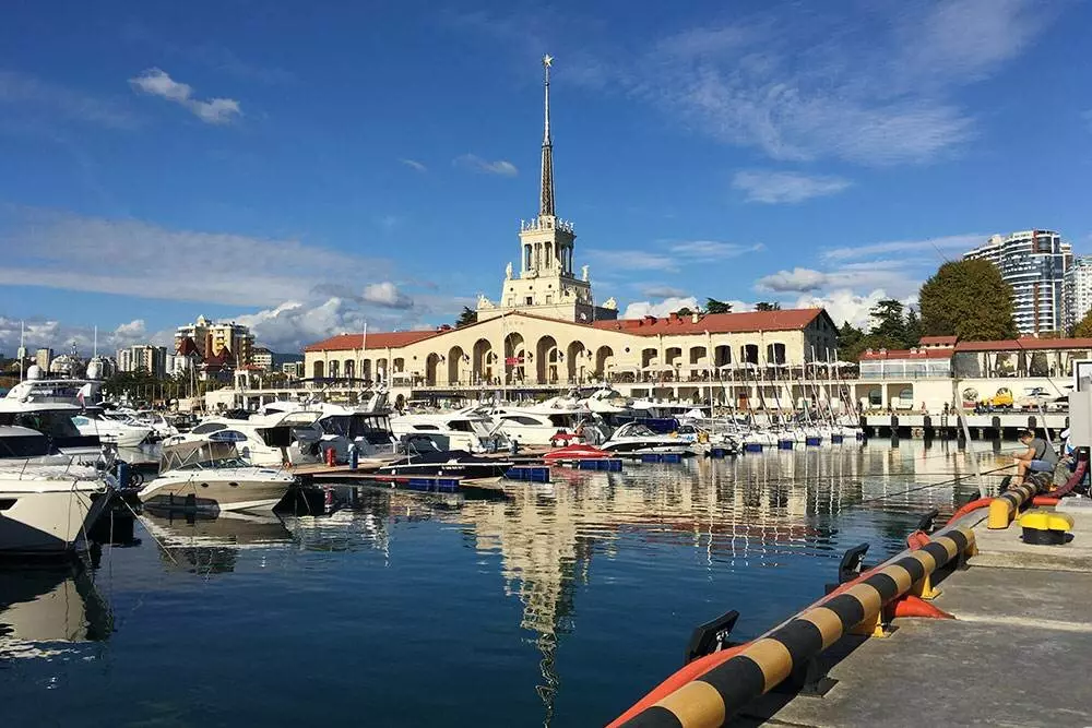 Haveno estas mia plej ŝatata loko en la urbo. Mi havas plurajn dekduojn da liaj fotoj, kaj neniu volas forigi