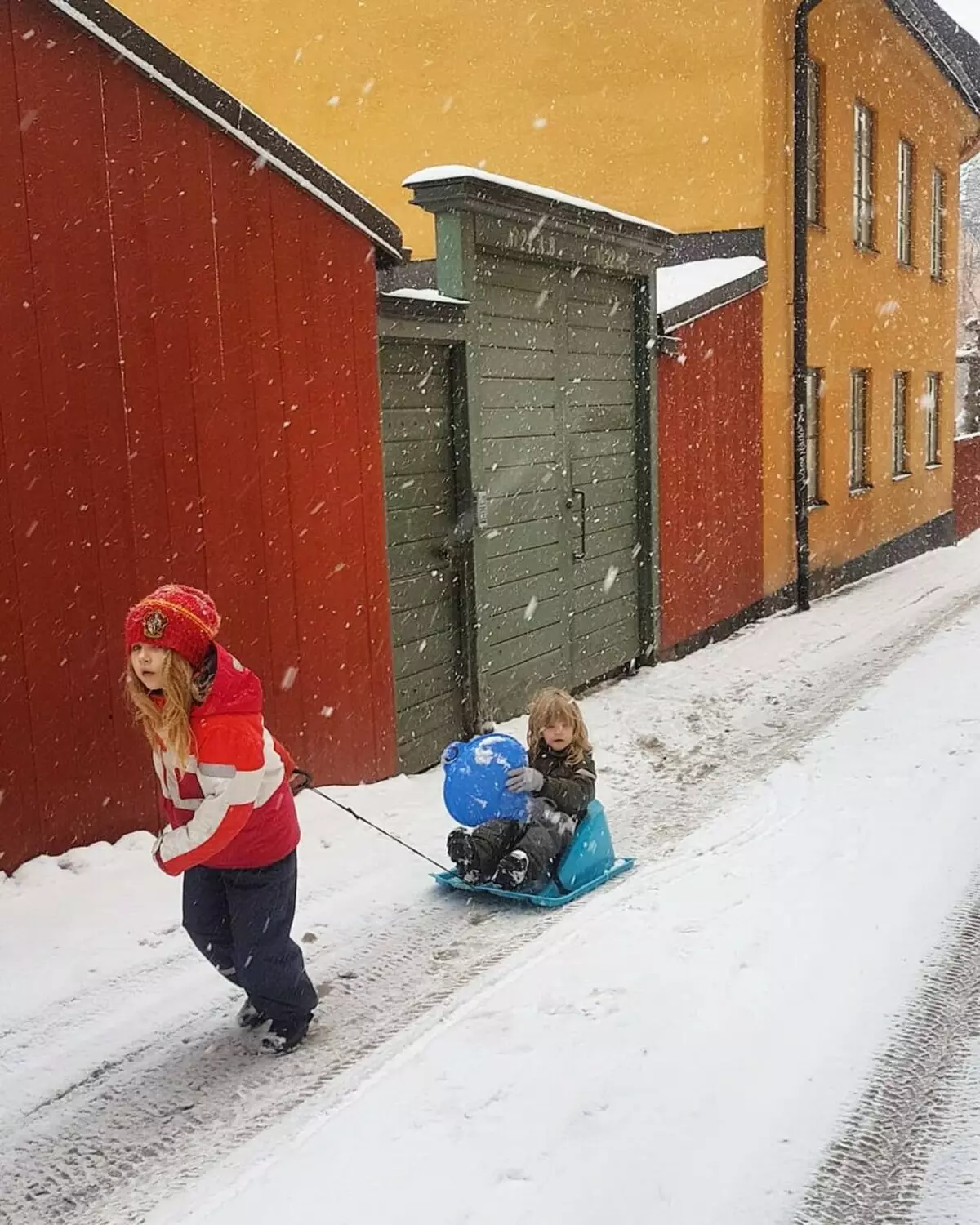 Kāpēc zviedru bērni ziemā iet bez cepures?