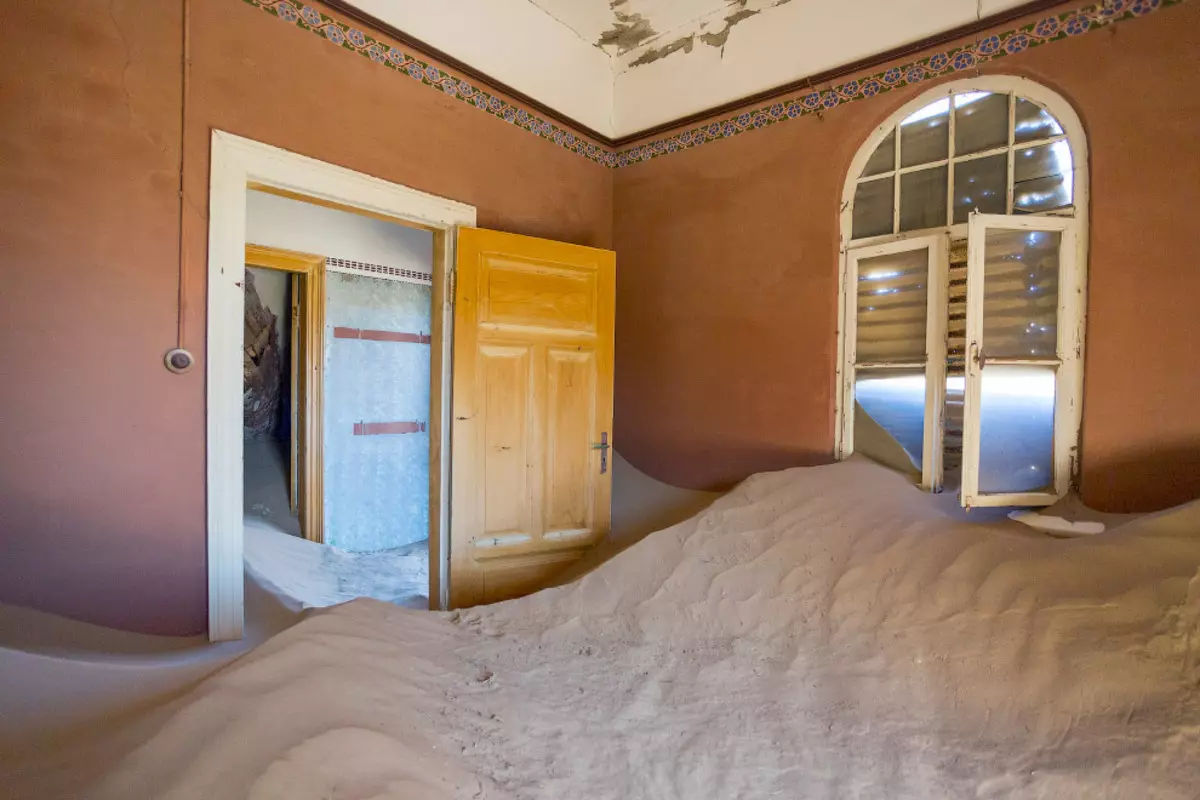 Kolmanskop: Mize-mize oswa vil la Sentespri 7791_4