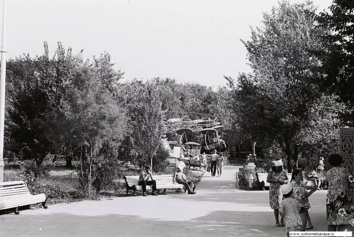 Dị ka ebe a na-adị na AAPA na USSR na ugbu a. Tulee foto Soviet nwere ọgbara ọhụrụ 8120_22