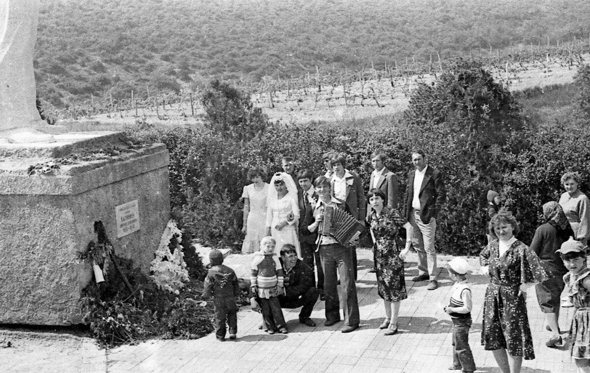 Zoals uitgerust in Anapa bij de USSR en nu. Vergelijk Sovjet-foto's met modern 8120_30