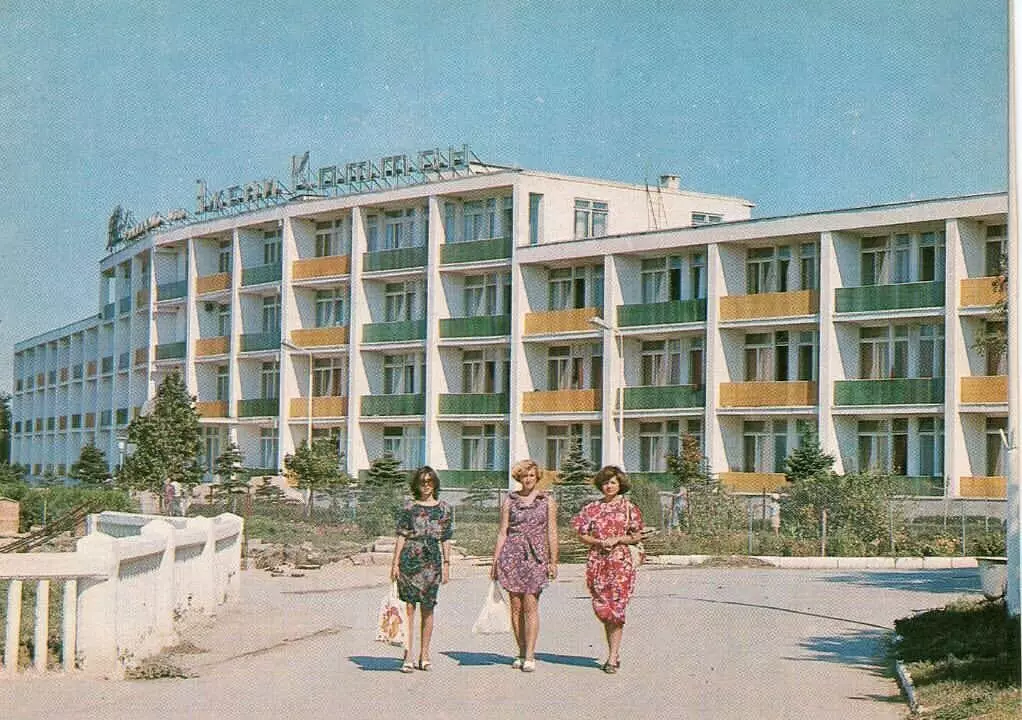 Zoals uitgerust in Anapa bij de USSR en nu. Vergelijk Sovjet-foto's met modern 8120_5