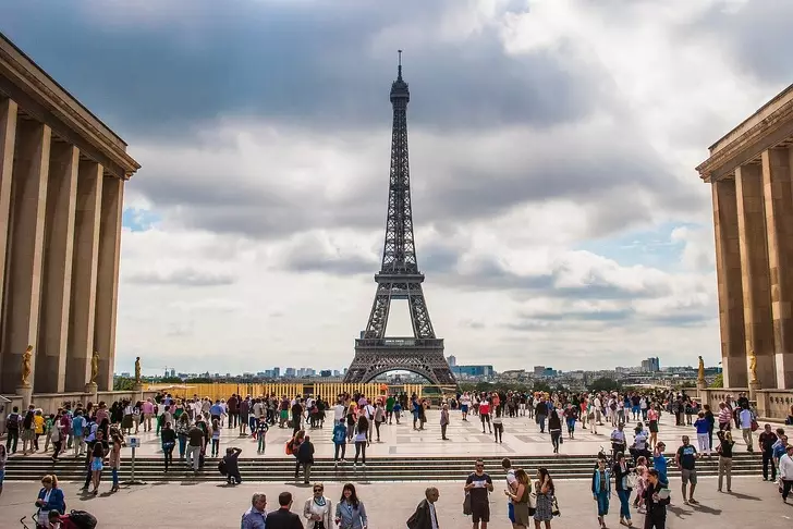 Obirin Russian ngbe ni Paris ati laisi awọn ọpá sọ nipa ilu Faranse (ọkọ Faranse tun ko dakẹ) 8275_7