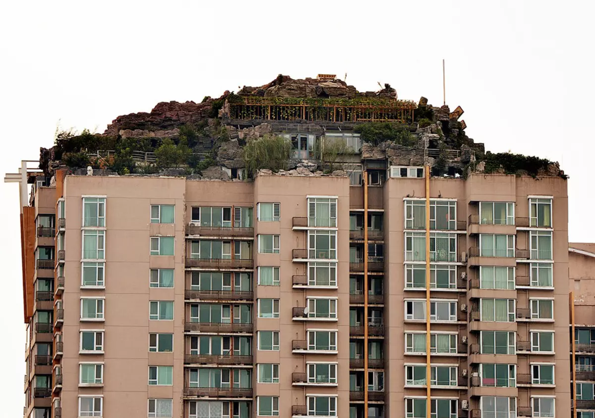 Labag sa batas na pagtatayo ng Tsino: bundok villa sa 26th floor 8411_6