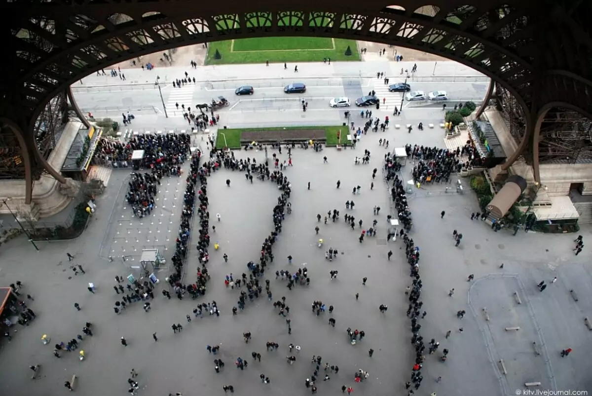 Názory na Paríž z výšky Eiffelovej veže 8712_13