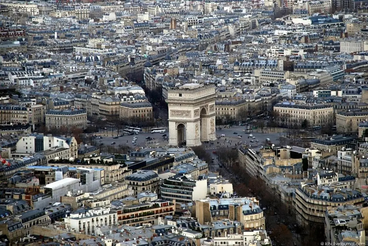 Pogled na Pariz od visine Eiffelovog tornja 8712_16