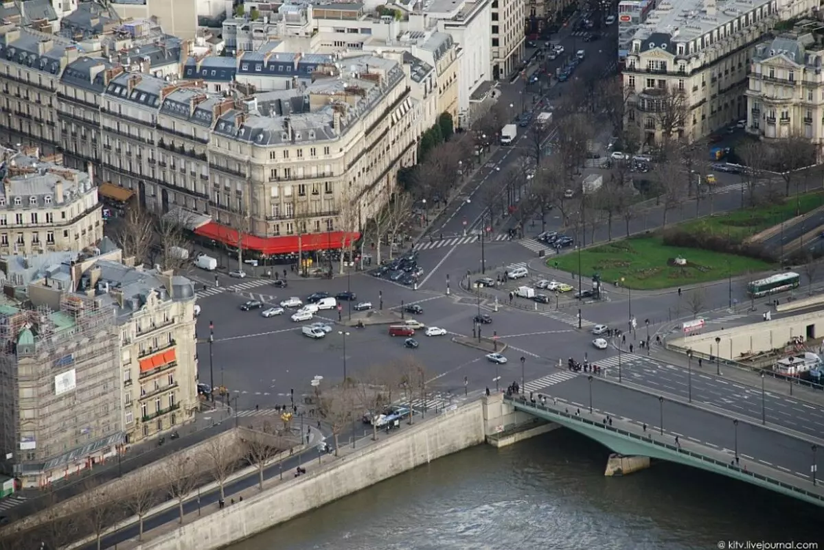 Vistas de París desde la altura de la Torre Eiffel.