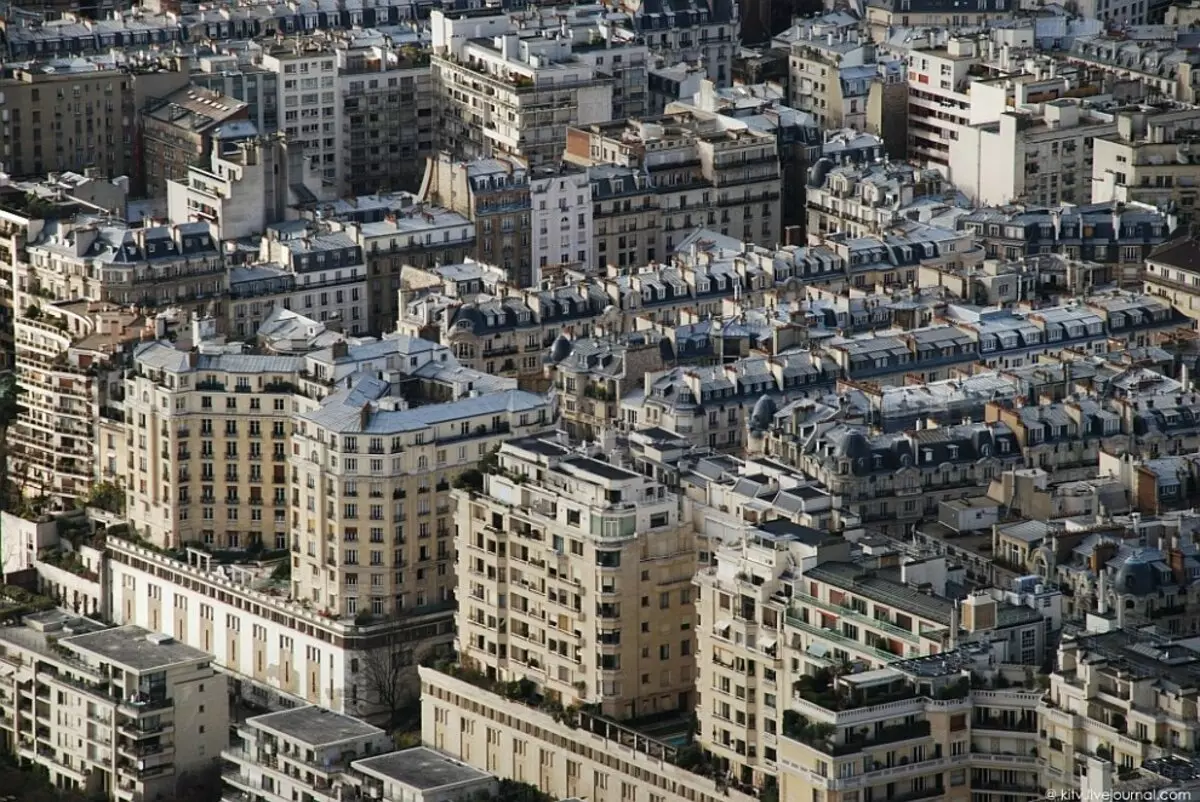 Útsýni yfir París frá hæð Eiffel turninum