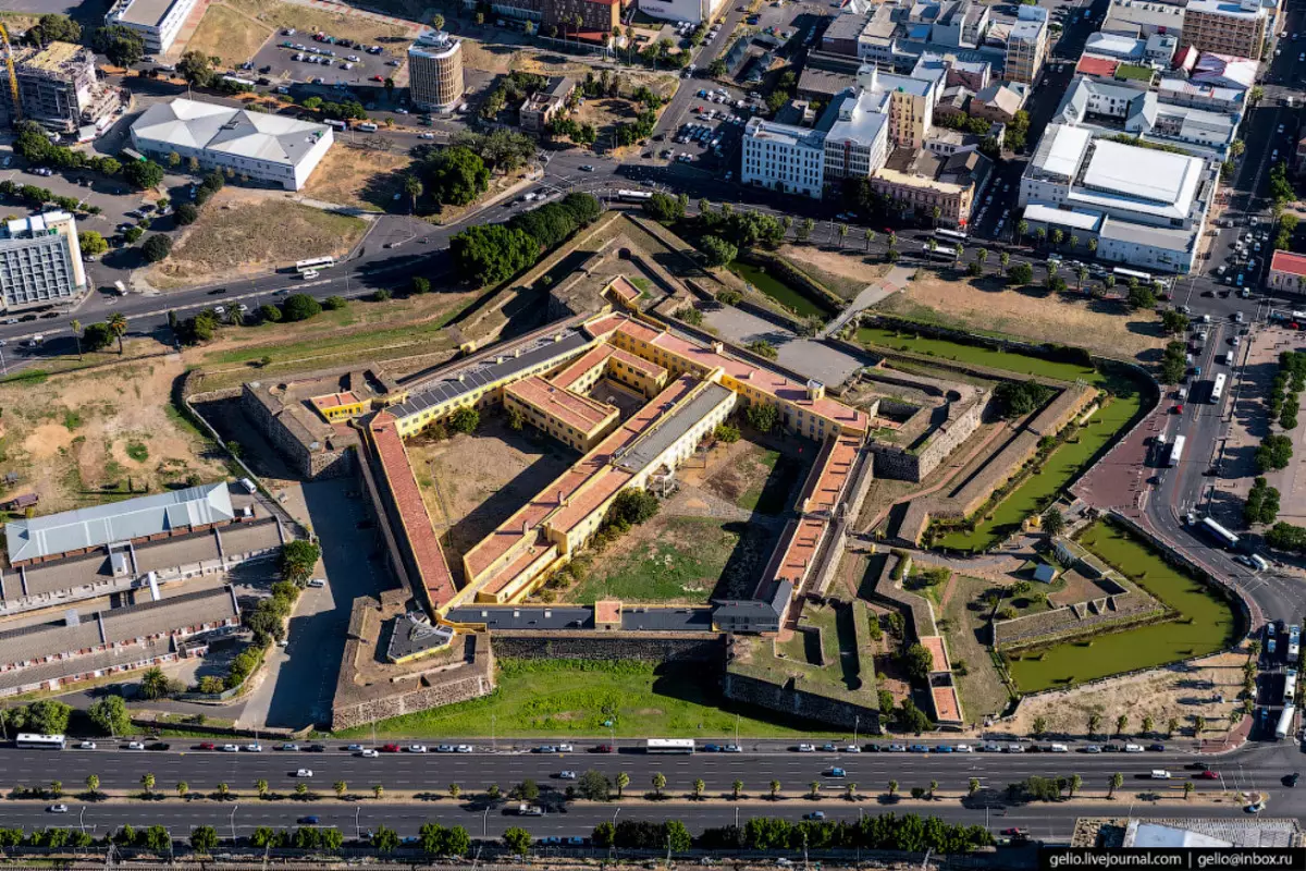 Cape Stad vun der Héicht: Déi schéinste Stad vun Afrika 8901_3