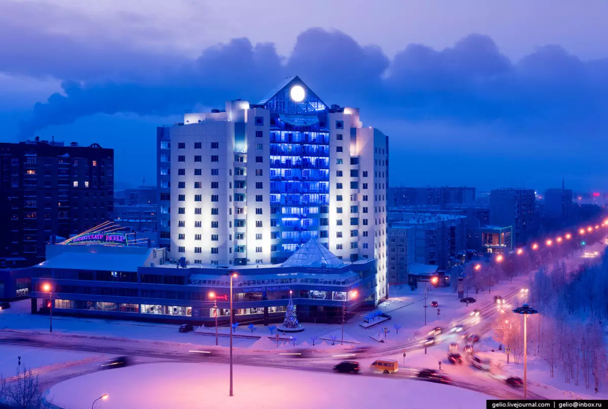 Surgut fan Hichte: Frosty Capital of Oil and Gas 9087_11