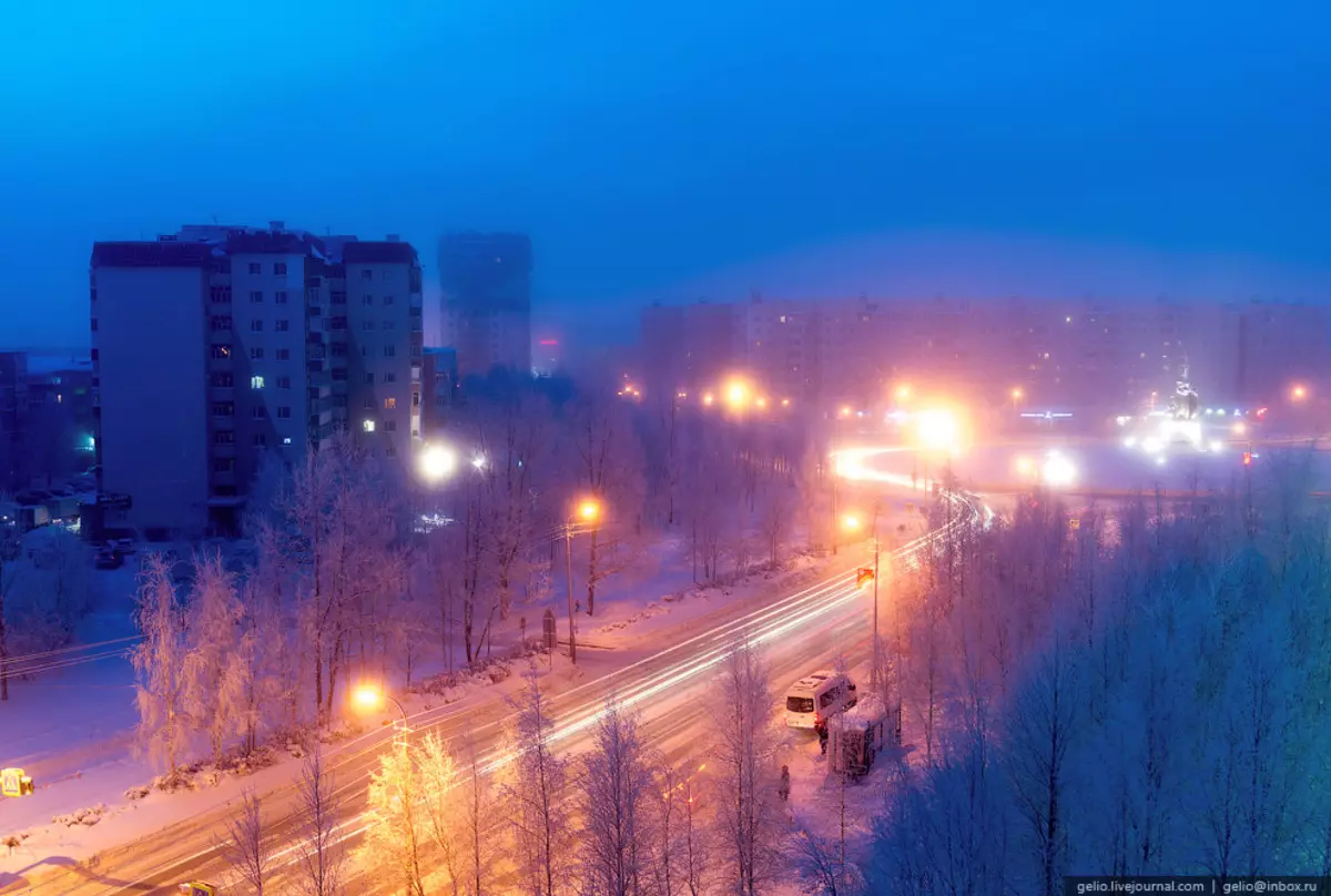 Surgut fra høyde: Frostig kapital av olje og gass 9087_13