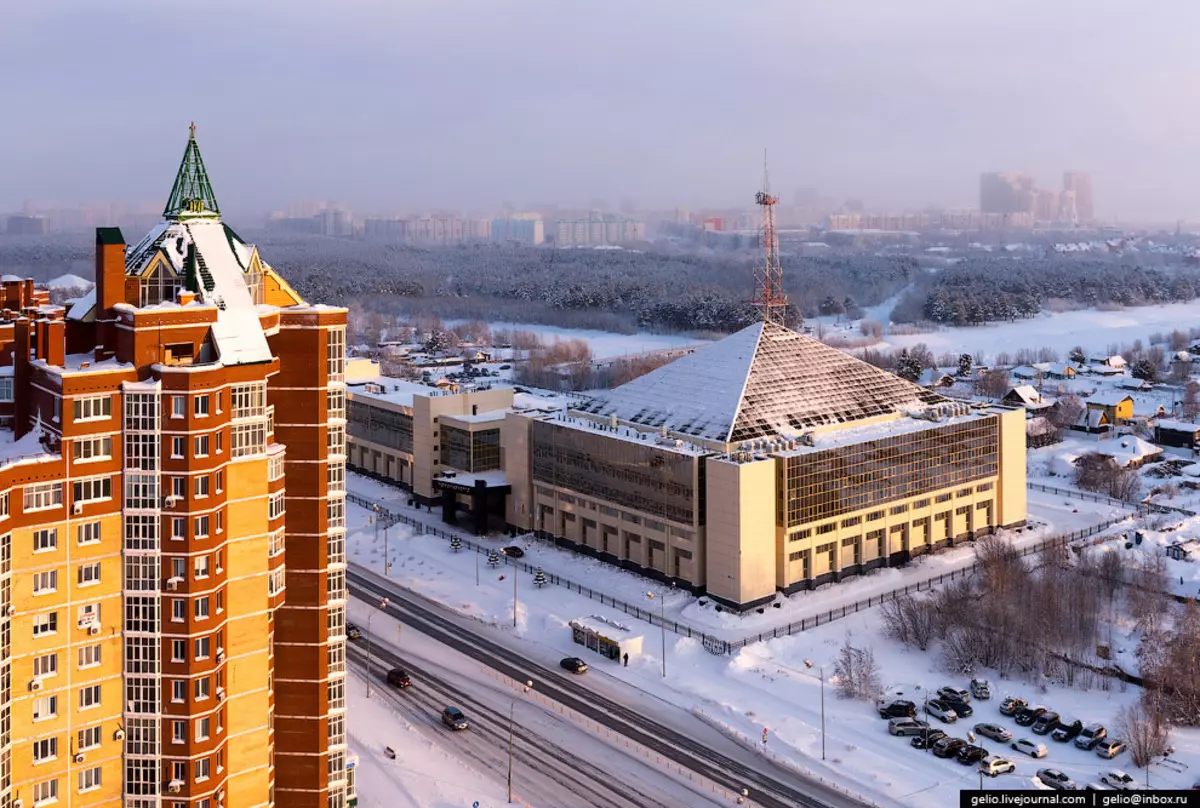 Surgut fan Hichte: Frosty Capital of Oil and Gas 9087_18