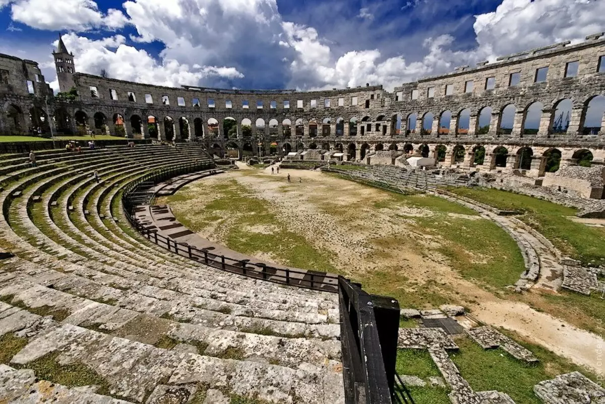 Roman Amphitheater on Istria Jasiiradda, Croatia 9142_12