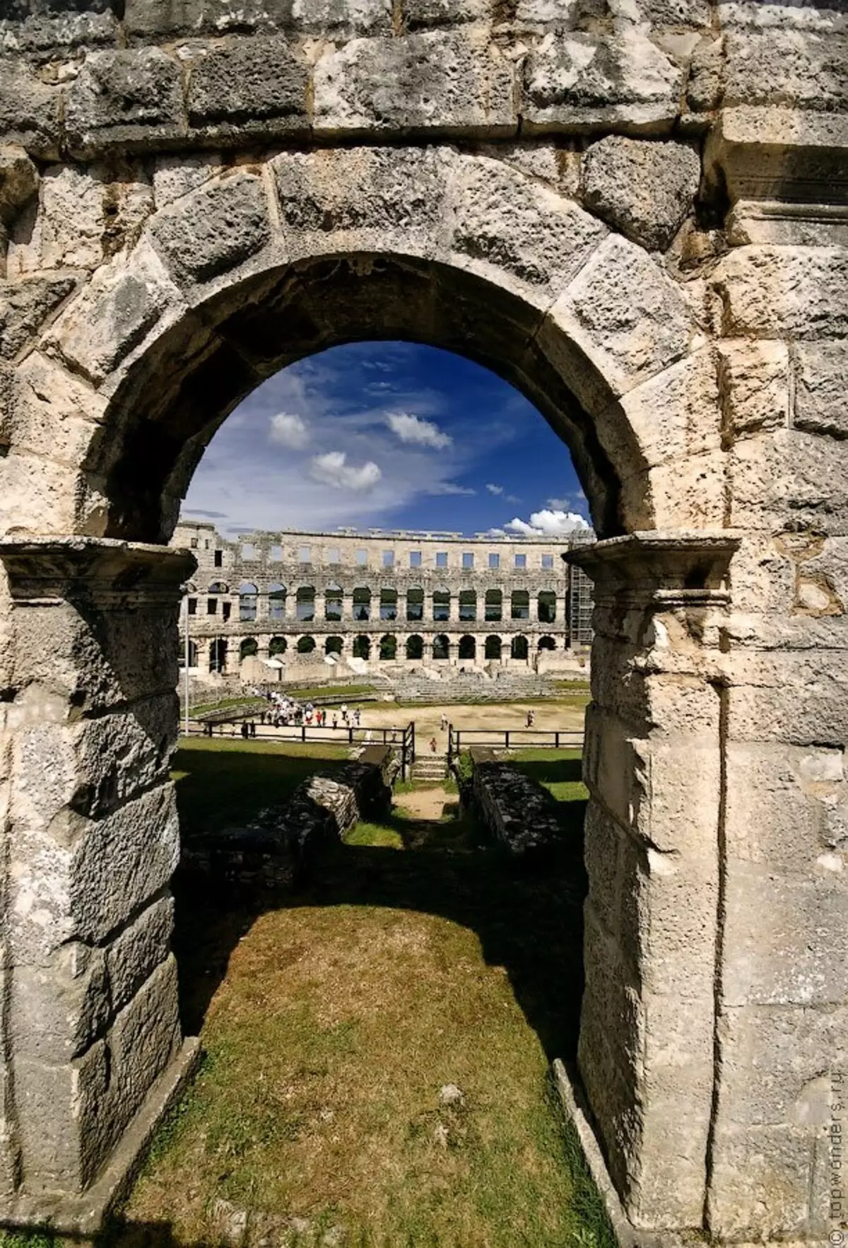 Roman Amphitheater on Istria Jasiiradda, Croatia 9142_3