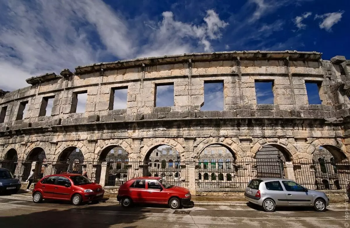 Roman Amphitheater on Istria Jasiiradda, Croatia 9142_7