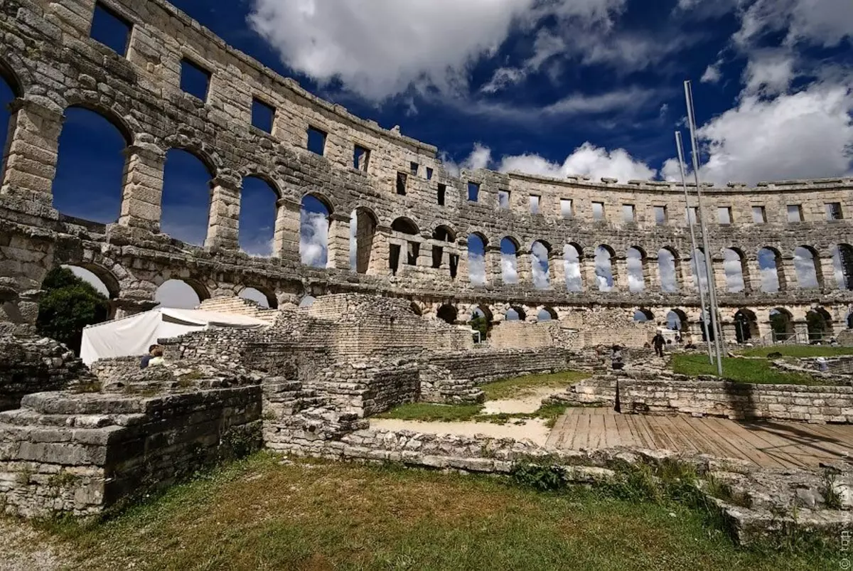 Roman Amphitheater on Istria Jasiiradda, Croatia 9142_8