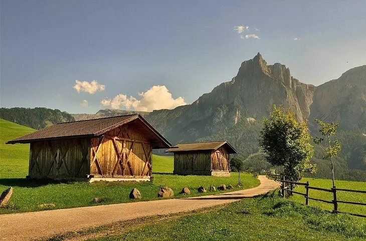 Izimbangela Ukuvakashela I-Italy