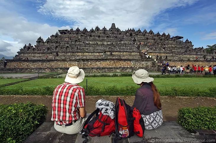 အင်ဒိုနီးရှားရှိဗိမာန်တော်ပါးလွှာသော Borobudur 9343_3