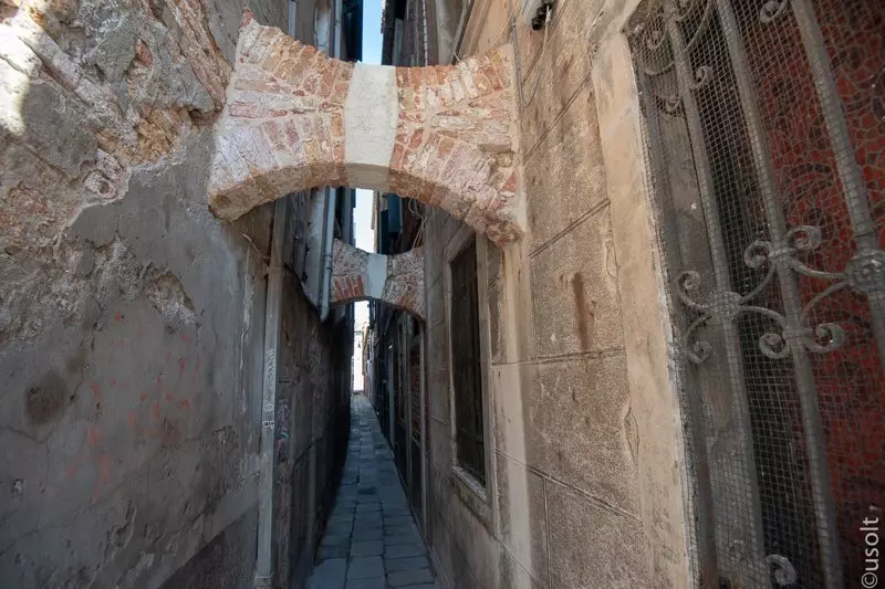 Venice ya nediyar: Bajarê casual ne ji bo geştiyarên rêwîtiyê, rastiyan, wêneyan