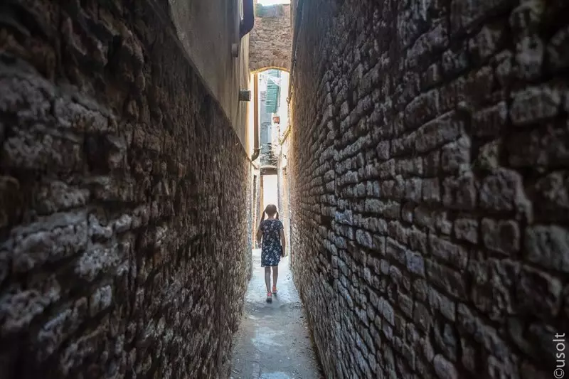 Veneza inesperada: Cidade casual não para turistas de viagem, fatos, fotos