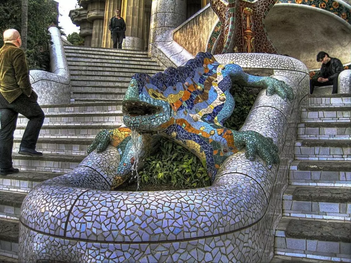 7 Arkitektoniska mästerverk Antonio Gaudi, som dekorerar Barcelona 9505_18