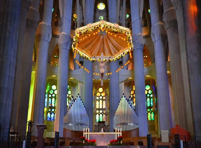 La charmante grandeur du temple (Temple Expiatori de la Sagrada Familia).