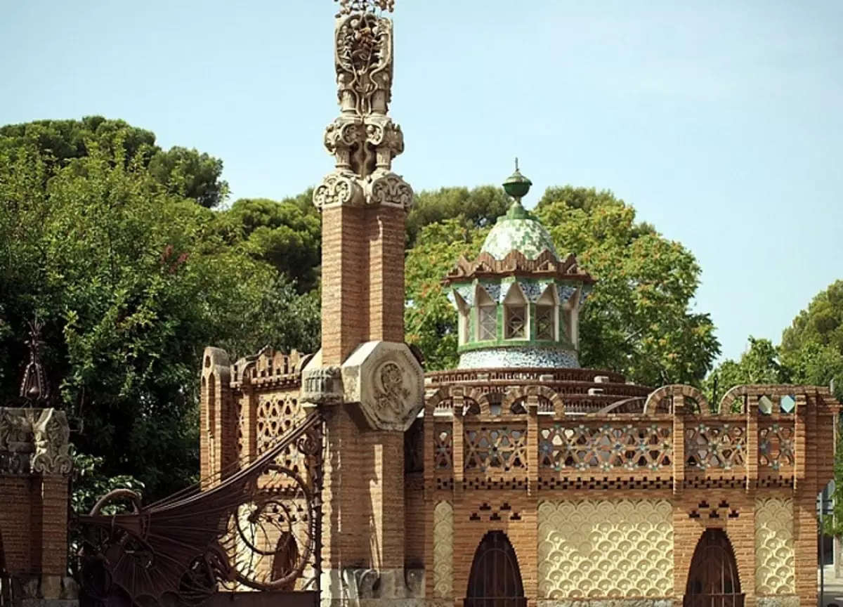 7 Arkitektoniska mästerverk Antonio Gaudi, som dekorerar Barcelona 9505_9