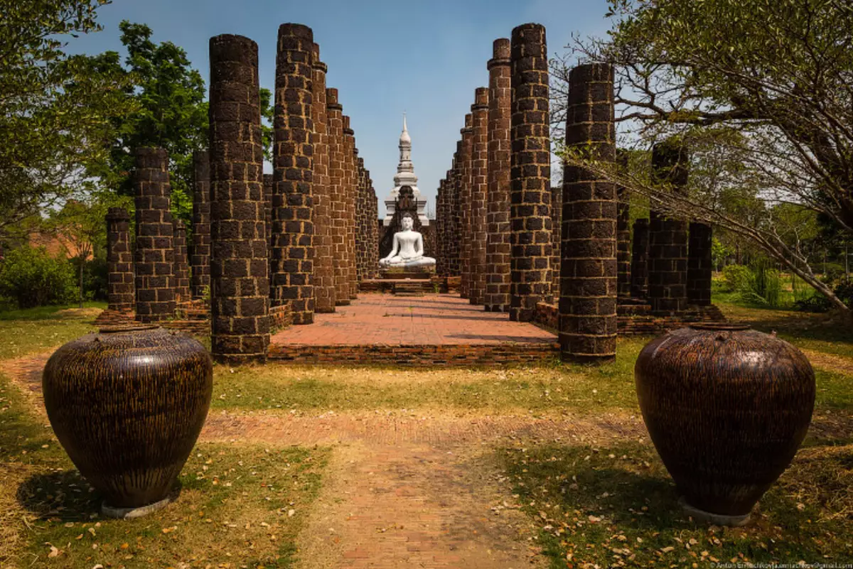 Xeebaha badda iyo Badda ee magaalada iyo magaalada Muang Muang Park 9573_1