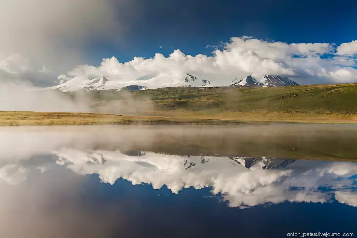 Snow-white fog altai. 9593_1