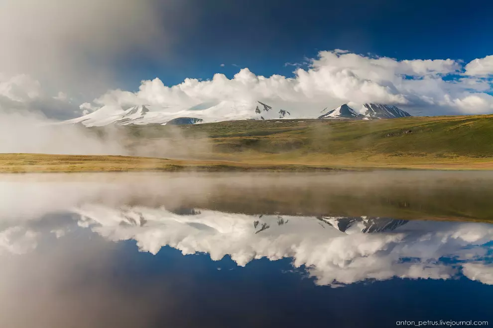 Snow-white fog altai. 9593_9