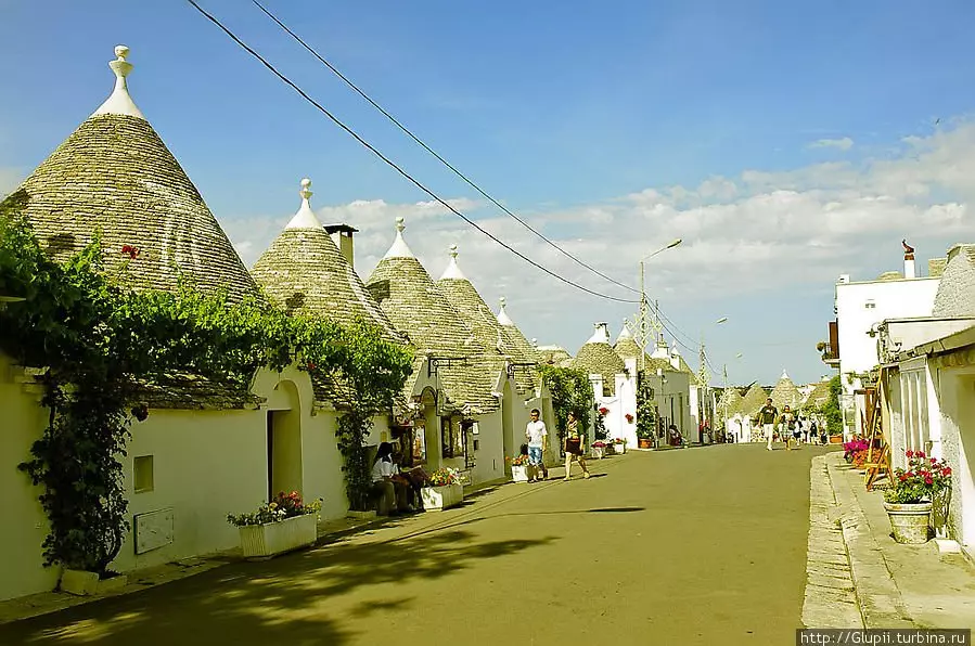 شهر افسانه Alberobello در جنوب ایتالیا 9726_17