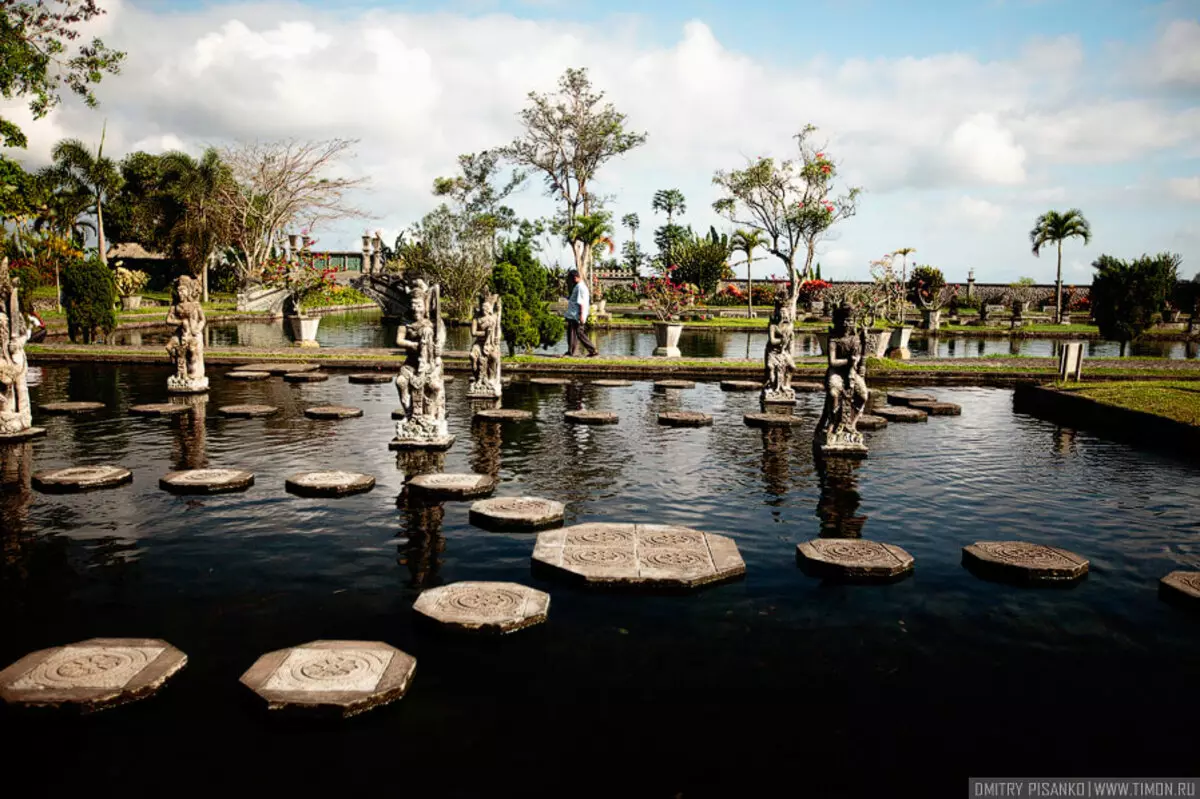 Vodní palác Tirtagangu na Bali 9745_8