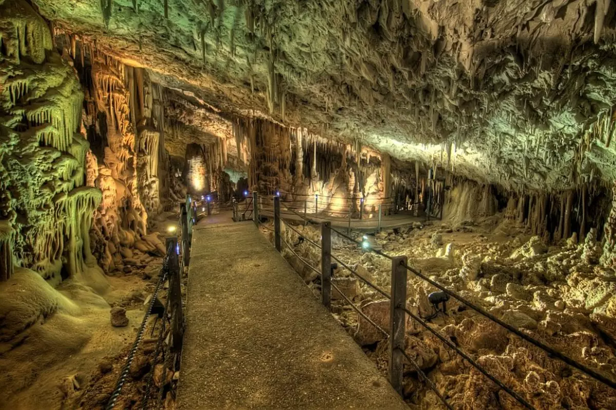 Autre planète: grotte d'affaissement stalactique 9765_4