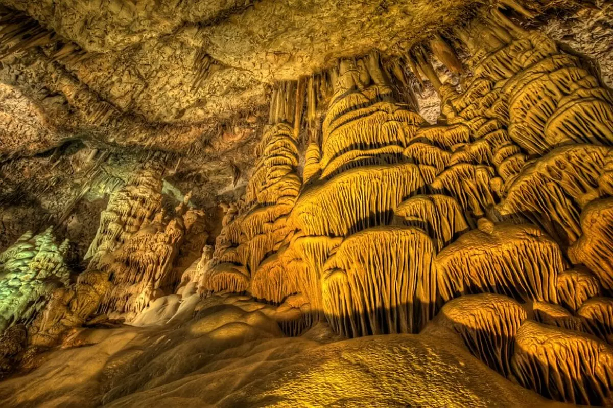 Autre planète: grotte d'affaissement stalactique 9765_9