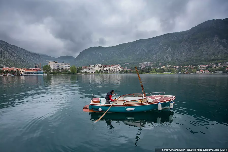 Tembea kupitia jiji nzuri zaidi huko Montenegro. 9933_3