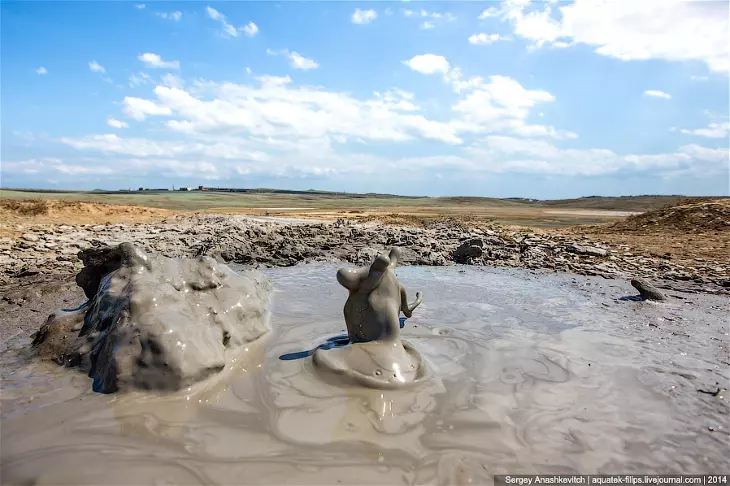 Lalaki nari awak atanapi gunung gunung Mud di Crimea 9934_1