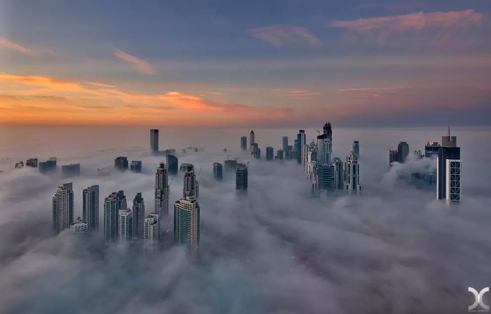 Gedung pencakar langit tertinggi di dunia berenang di awan 9954_16